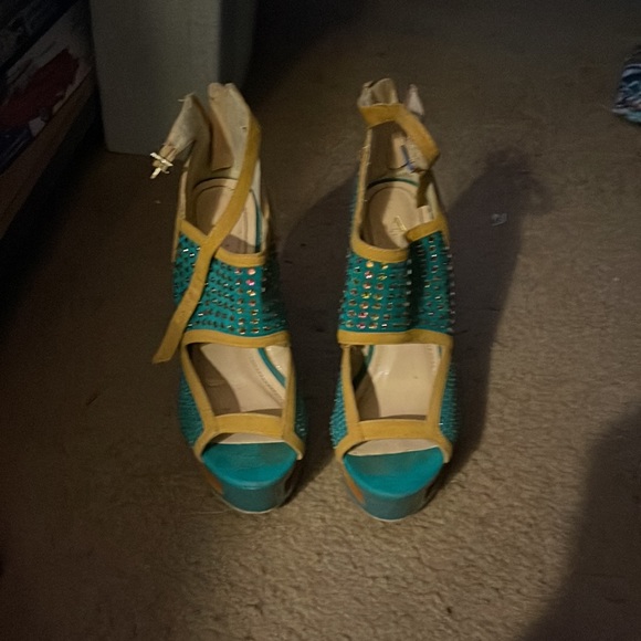 Alba | Shoes | Alba Green And Tan Platform High Heels Size 8 Color ...